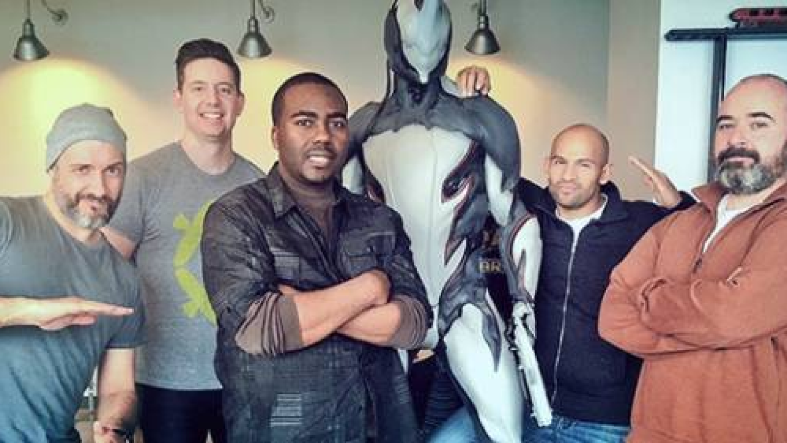 Warframe: Mogamu visits Digital Extremes!